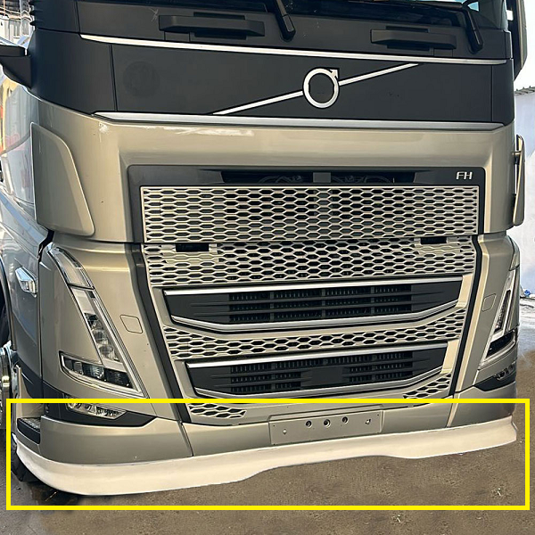 UKRASNI SPOJLER NA BRANIKU VOLVO FH4 FH5 H12cm – TRUCK SHOP